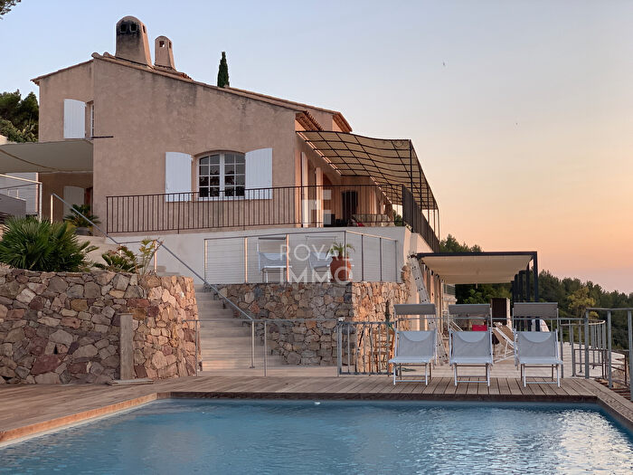 Maison à vendre - Hyères, Costebelle, Almanarre - 14 pièces - 12 chambres