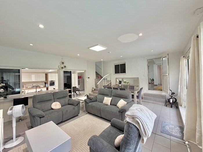 Maison à vendre - Saint-Louis, Palissade - 8 pièces - 5 chambres