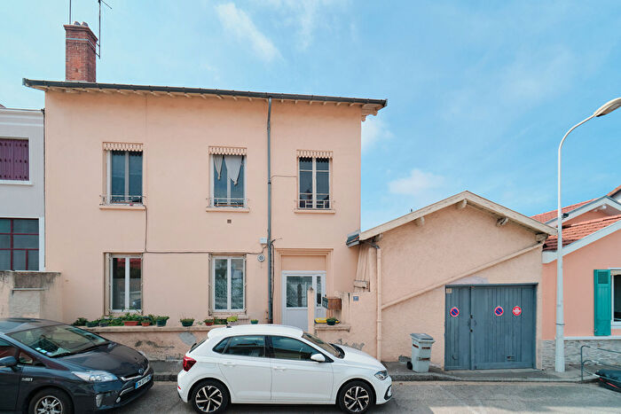 Maison à vendre - Lyon e , Sans Souci, Dauphiné - 7 pièces - 4 chambres