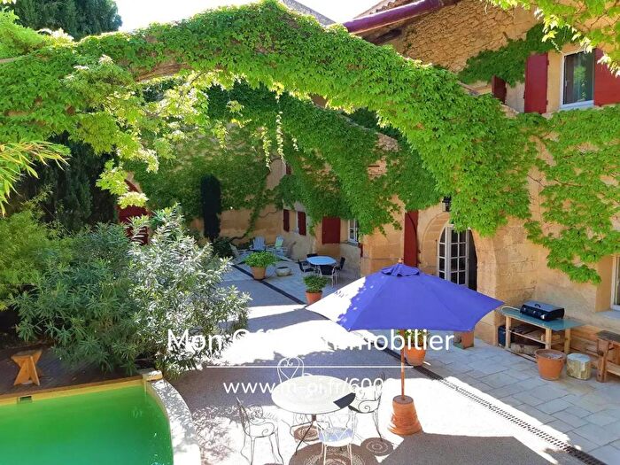 Maison 9 pièces à vendre à Rognes