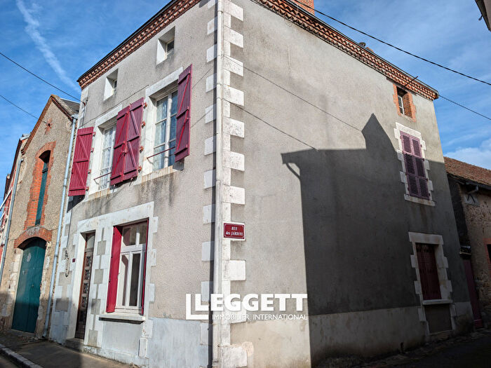 Maison à vendre - Lussac-les-Églises - 5 pièces - 2 chambres