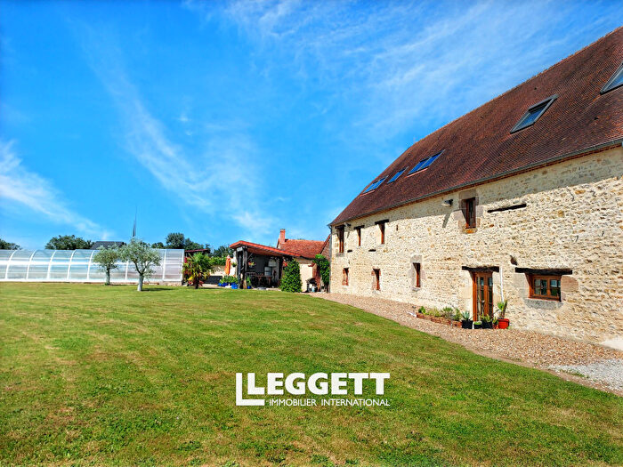 Maison 11 pièces à Lurcy-Lévis, à vendre