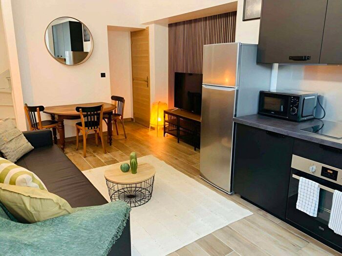 Appartement à louer - Barbâtre-Saint Remy-Verrerie, Reims - 1 pièce