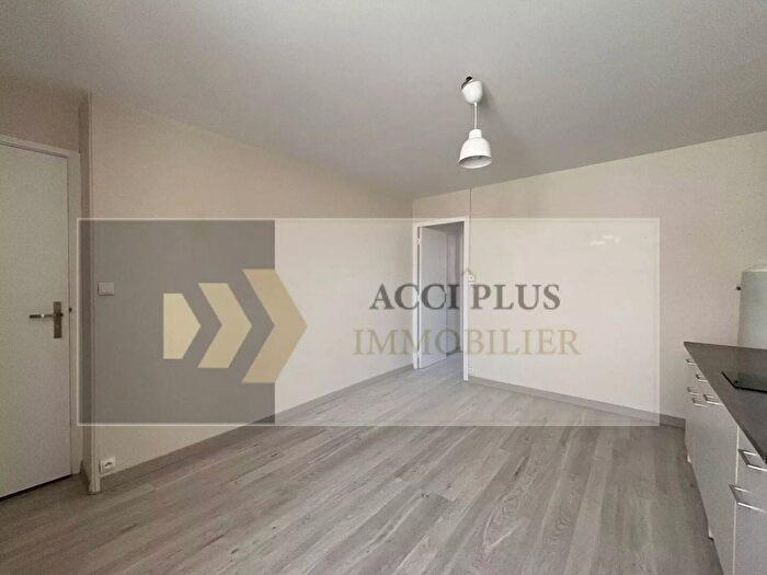 Appartement à louer - Gambetta, Nîmes - 2 pièces - 1 chambre