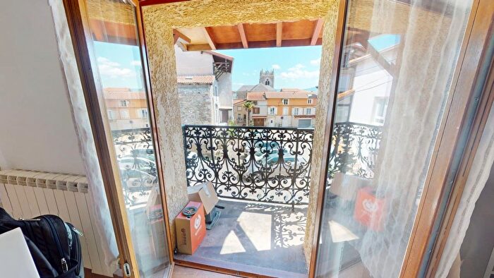 Saint-Martin-la-Plaine : Maison 6 pièces à vendre