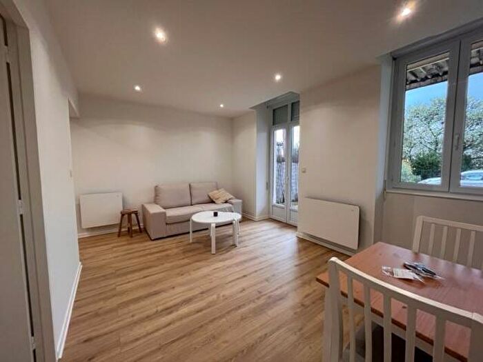 Appartement à louer - Est, Le Péage-de-Roussillon - 2 pièces - 1 chambre