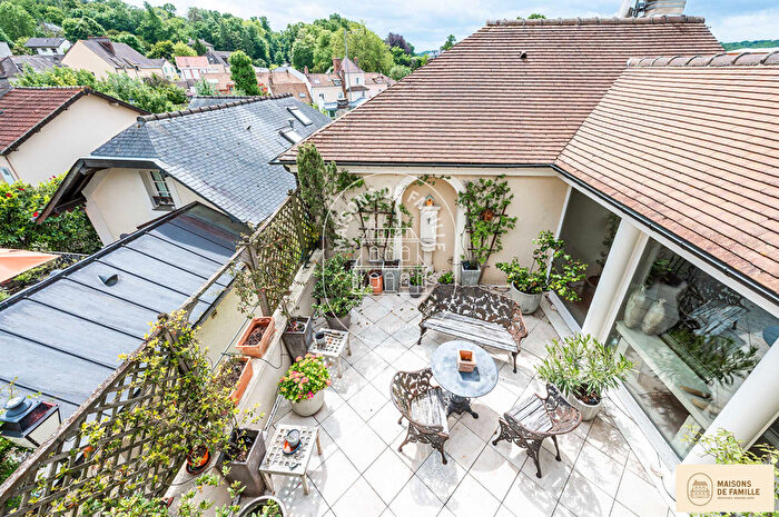 Maison 9 pièces à La Celle-Saint-Cloud, Le Bourg, à vendre