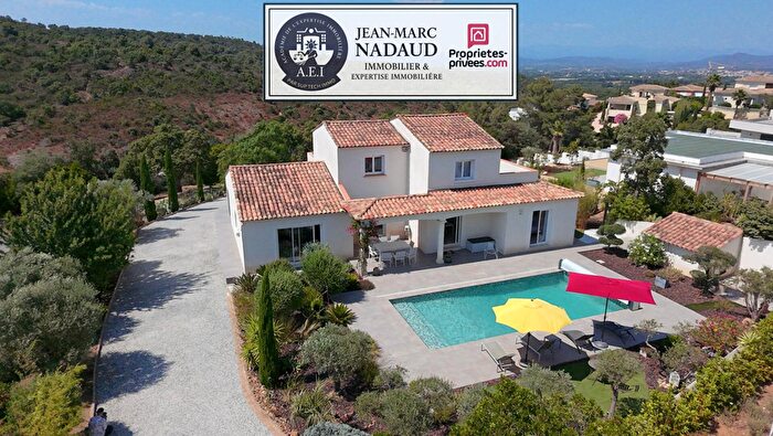 Maison à vendre - Fréjus, Saint-Aygulf - 6 pièces - 4 chambres