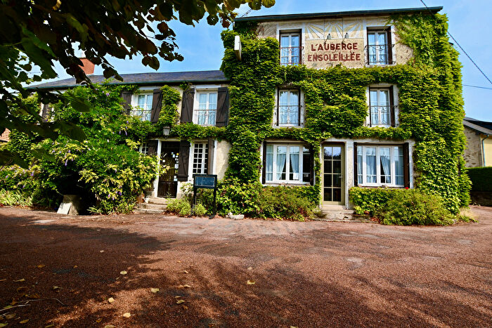Maison 16 pièces à Dun-les-Places, à vendre