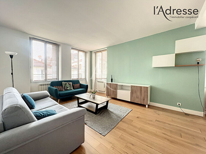Puteaux, Centre-ville : Appartement 3 pièces à louer