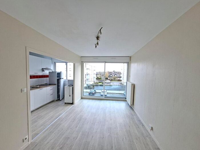 Appartement à louer - Quartiers Nord-Est, Les Longs Champs - 1 pièce