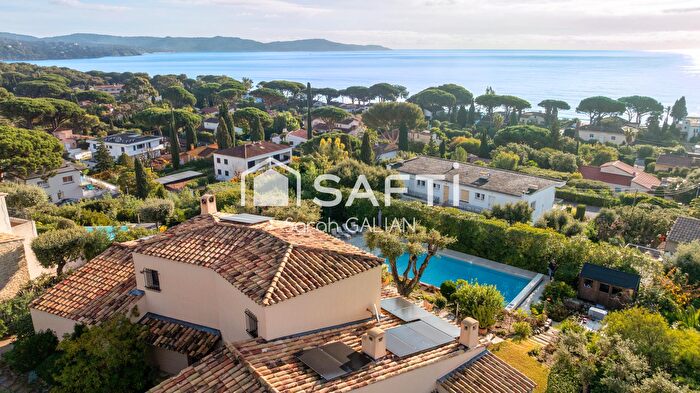 Maison à vendre - Cavalaire-sur-Mer, Moulin, Collières, Eau Blanche - 5 pièces - 4 chambres