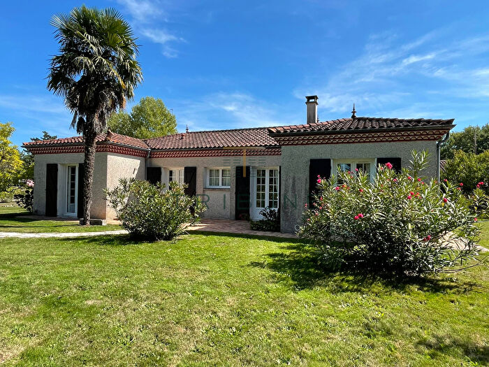 Maison à vendre - Aubiac - 6 pièces - 3 chambres