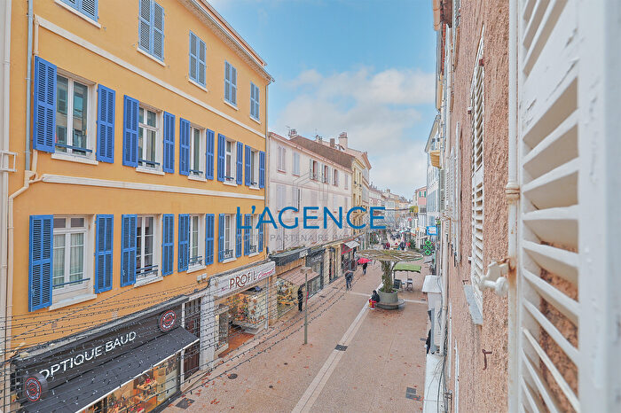 Appartement à vendre - Hyères, Centre-ville - 3 pièces - 2 chambres