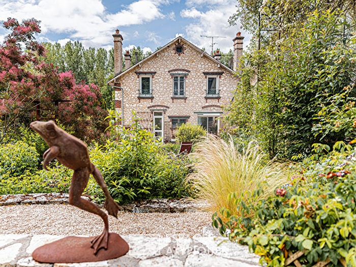 Maison 7 pièces à Saint-Germain-des-Prés, à vendre