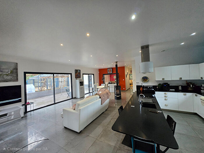 Maison 5 pièces à Châteauneuf, à vendre