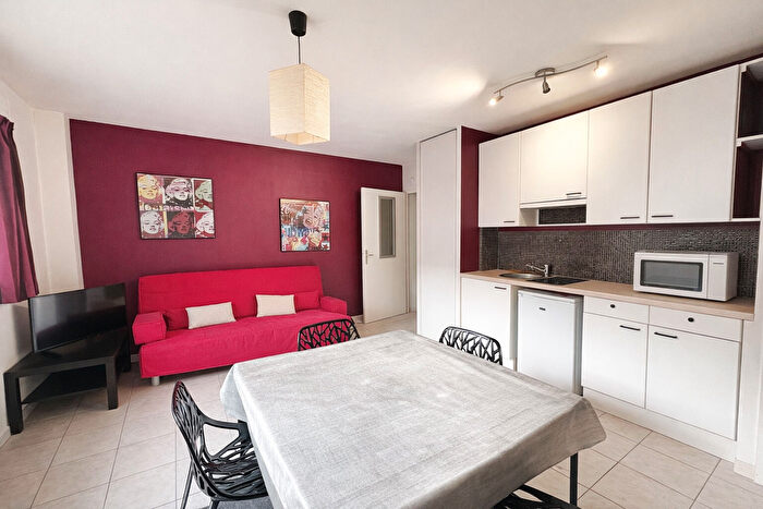 Appartement à vendre - Amiens, Centre-ville - 2 pièces - 1 chambre