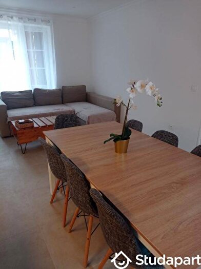 Bras de Fer-Tourelles, Évry-Courcouronnes : Appartement 1 pièce à louer