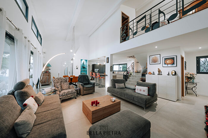 Maison à vendre - Saint-Aunès - 5 pièces - 3 chambres