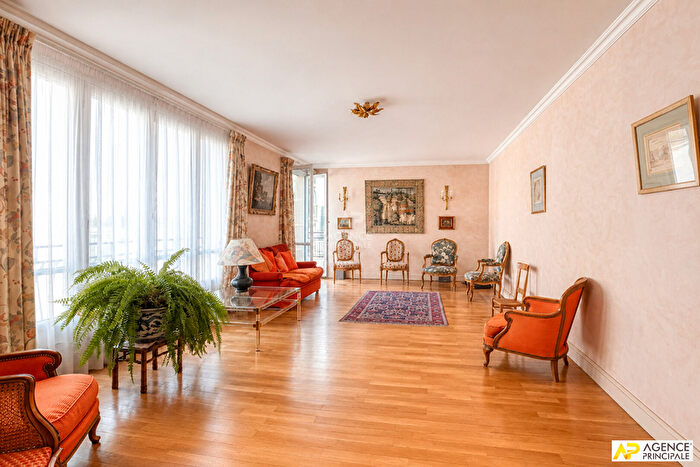 Appartement 5 pièces à vendre à Versailles, Clagny Glatigny