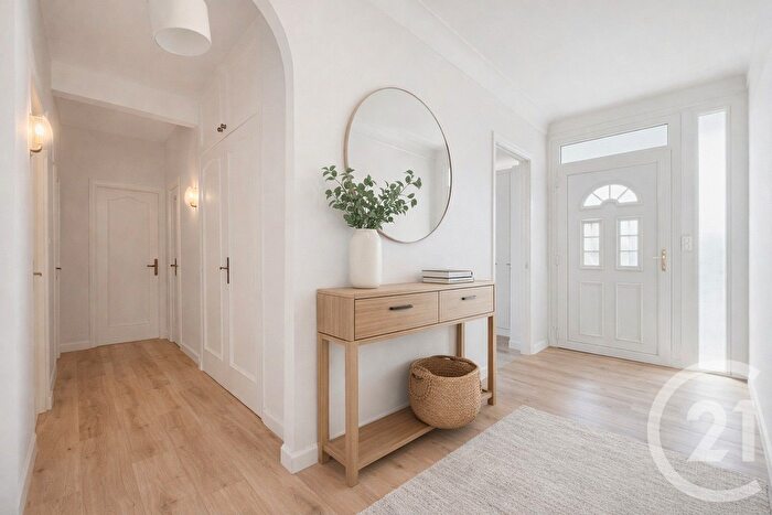 Maison à vendre - Rilhac-Rancon - 9 pièces - 6 chambres