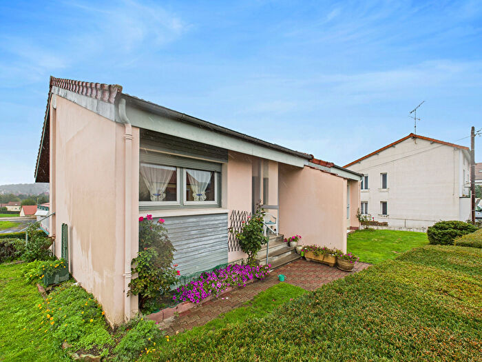 Maison à vendre - Saint-Éloy-les-Mines - 9 pièces - 6 chambres