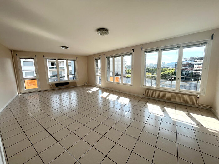 Appartement à louer - Clermont-Ferrand, Vallières, Sallins, Poncillon - 4 pièces - 3 chambres