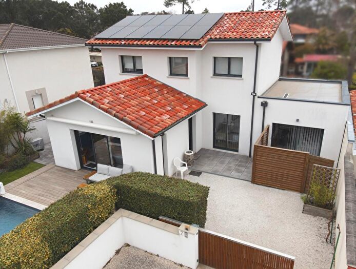 Maison à vendre - Capbreton, Civelle, Gaillou, Bouhebe, La Pointe - 5 pièces - 4 chambres