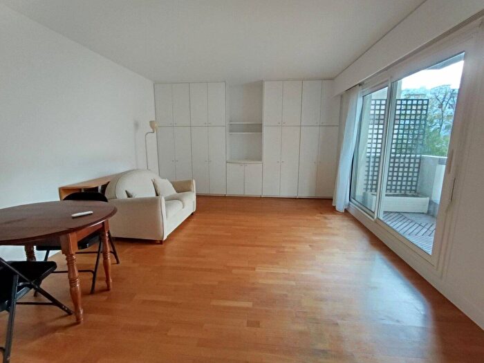 Appartement à louer - Belleville-Saint Maur, Paris ème arrondissement - 2 pièces - 1 chambre