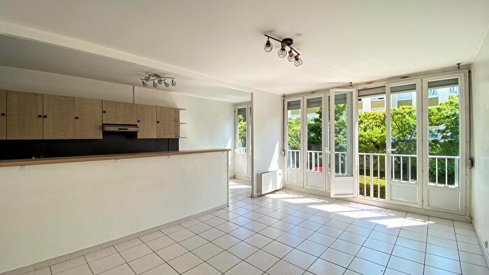 Appartement à vendre - Longjumeau, Centre-ville, Mairie - 3 pièces - 2 chambres