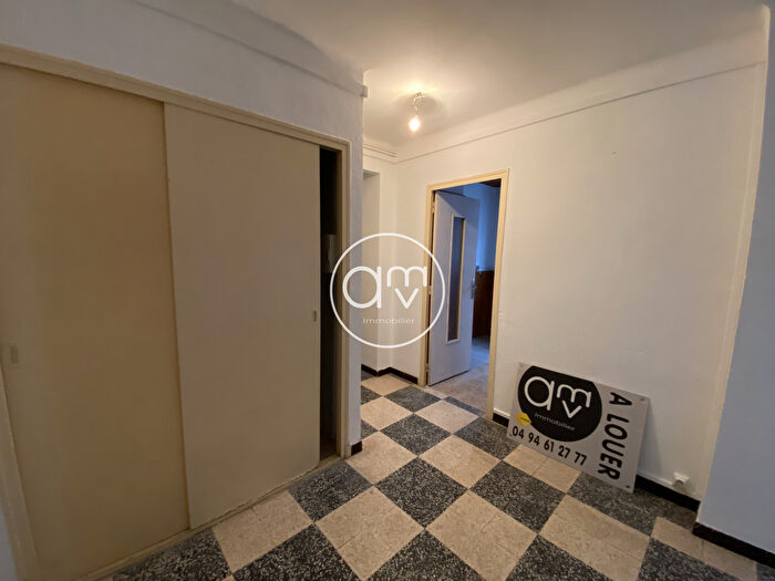 Appartement à louer - Toulon, Brunet - 3 pièces - 2 chambres