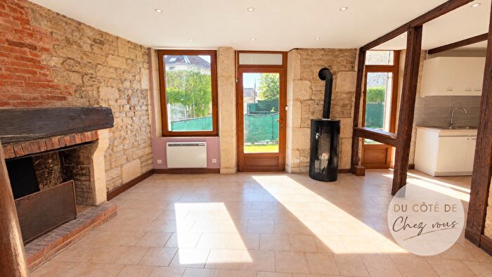 Maison 4 pièces à vendre à Arrelles