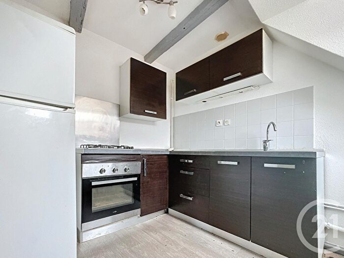 Appartement à louer - Delle - 5 pièces - 3 chambres