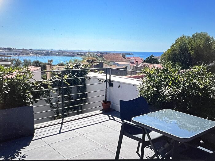 Maison à vendre - Marseille e , Vielle Chapelle - 5 pièces - 3 chambres