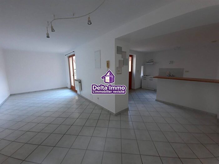 Maison à louer - Fontaine-sous-Jouy - 4 pièces - 3 chambres