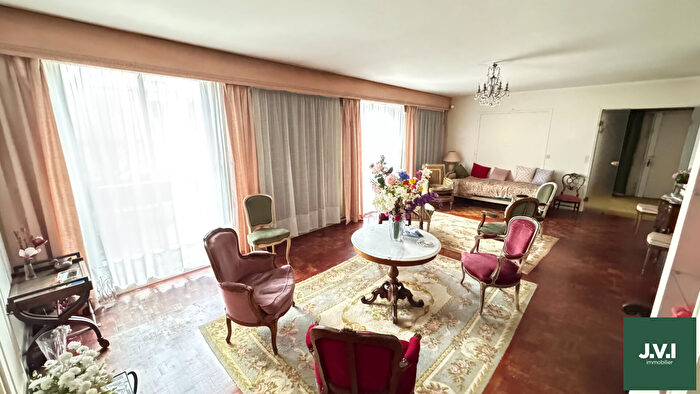 Appartement à vendre - Enghien-les-Bains - 5 pièces - 3 chambres