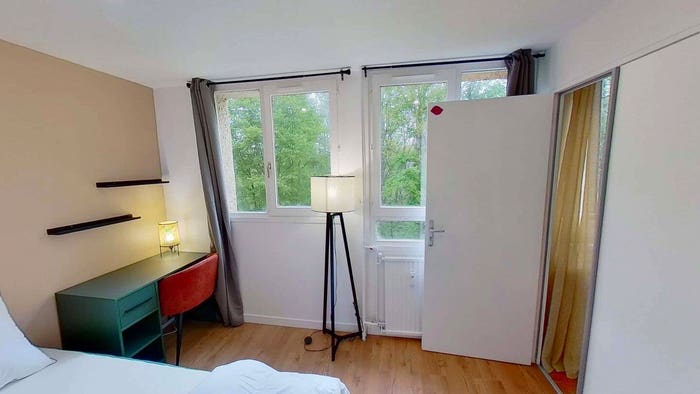 Descartes, Champs-sur-Marne : Appartement 1 pièce à louer