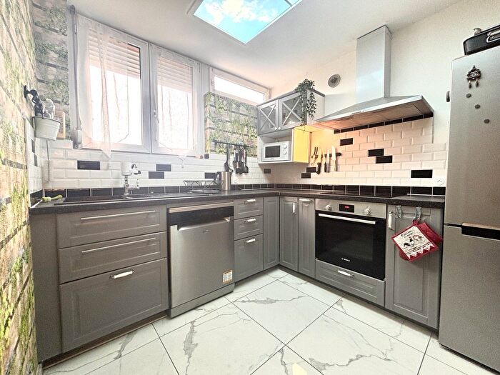 Appartement à louer - Strasbourg - 4 pièces - 3 chambres