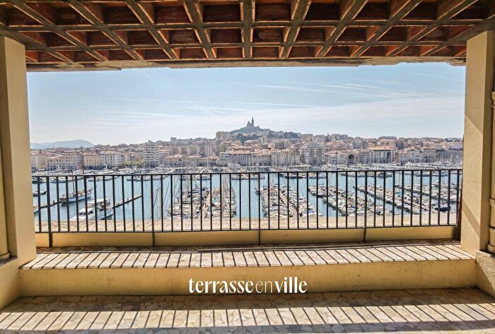 Appartement à louer - Marseille ème arrondissement - 4 pièces - 3 chambres