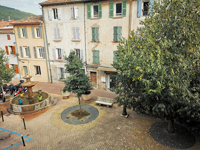 Appartement 3 pièces à Solliès-Toucas, à louer