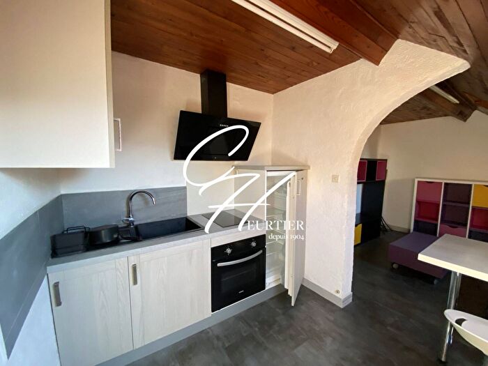 Croix Rouge-Portail-Rouge Sémard, Saint-Martin-dHères : Appartement 3 pièces à louer