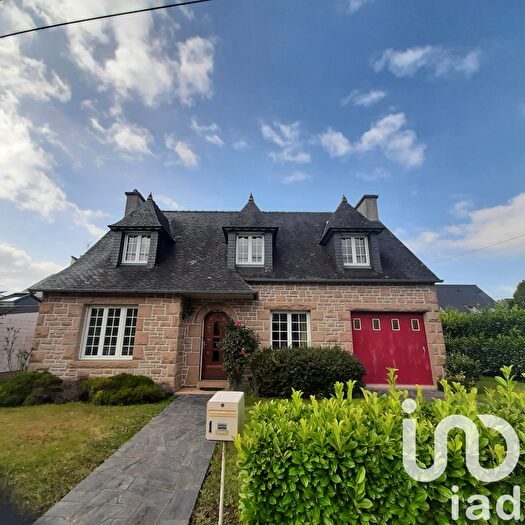 Maison à vendre - Carhaix-Plouguer - 5 pièces - 4 chambres