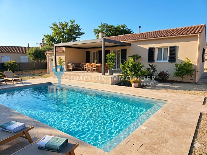 Maison à vendre - Saint-Martin-de-Crau - 4 pièces - 3 chambres