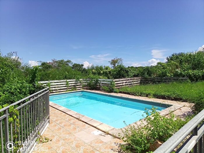 Maison à louer - Le Gosier - 10 pièces - 8 chambres