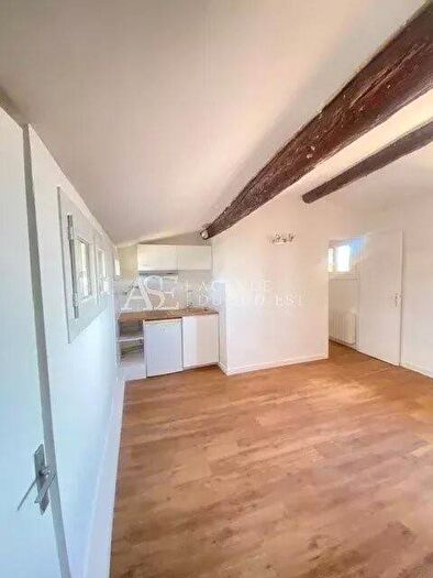 Centre Ville, Aix-en-Provence : Appartement 2 pièces à louer