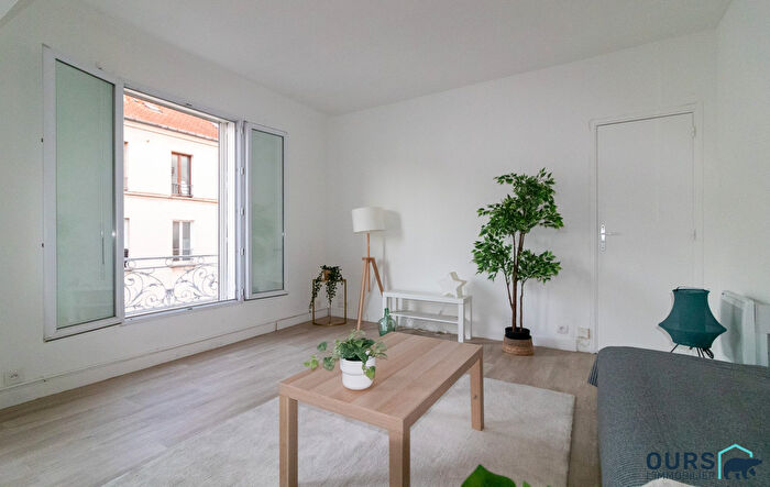 Appartement à vendre - Saint-Denis, Centre-ville, Basilique - 2 pièces - 1 chambre