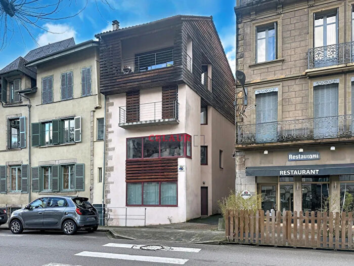 Appartement à vendre - Tulle, Centre-ville - 7 pièces - 3 chambres