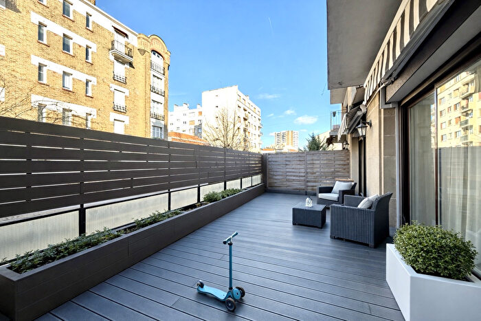 Appartement à vendre - Les Lilas, Centre-ville, Romain, Rolland - 4 pièces - 3 chambres