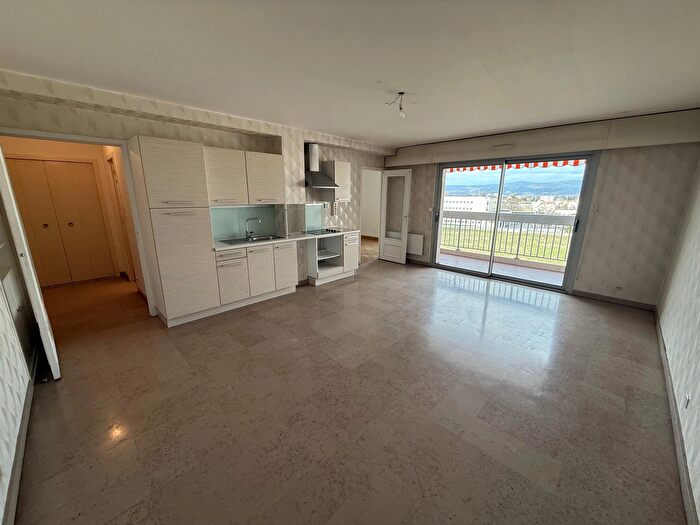 Appartement à louer - Montélimar, Centre-ville - 2 pièces - 1 chambre