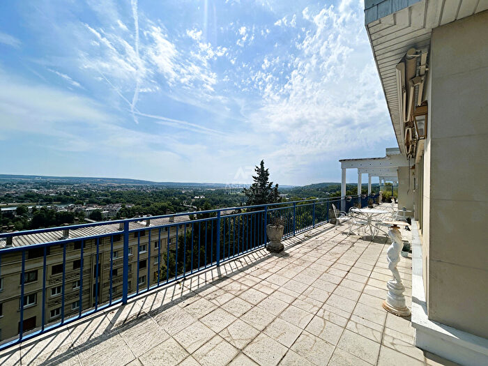 Meulan-en-Yvelines : Appartement 5 pièces à vendre